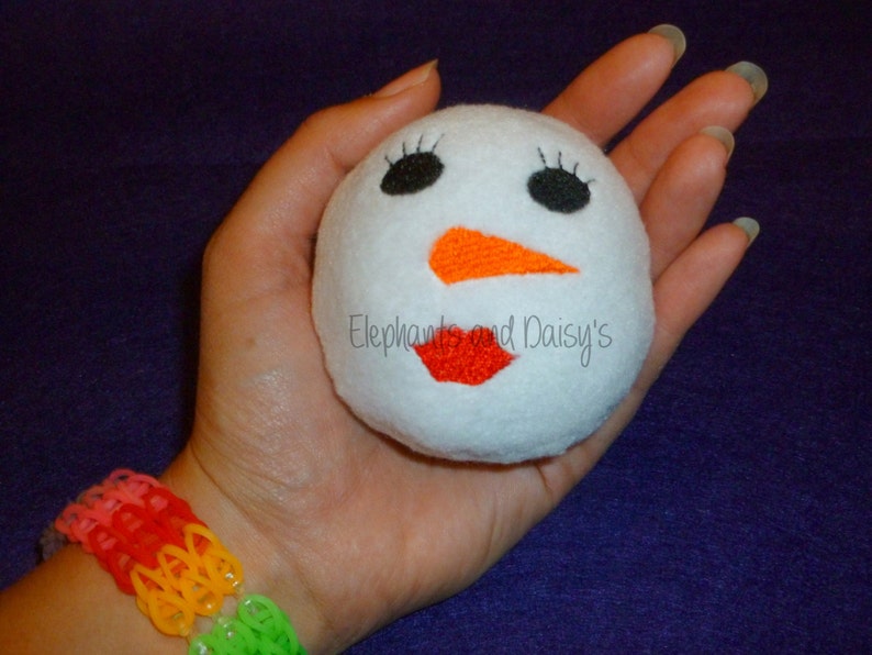 Snowballs Embroidery Design File - Etsy