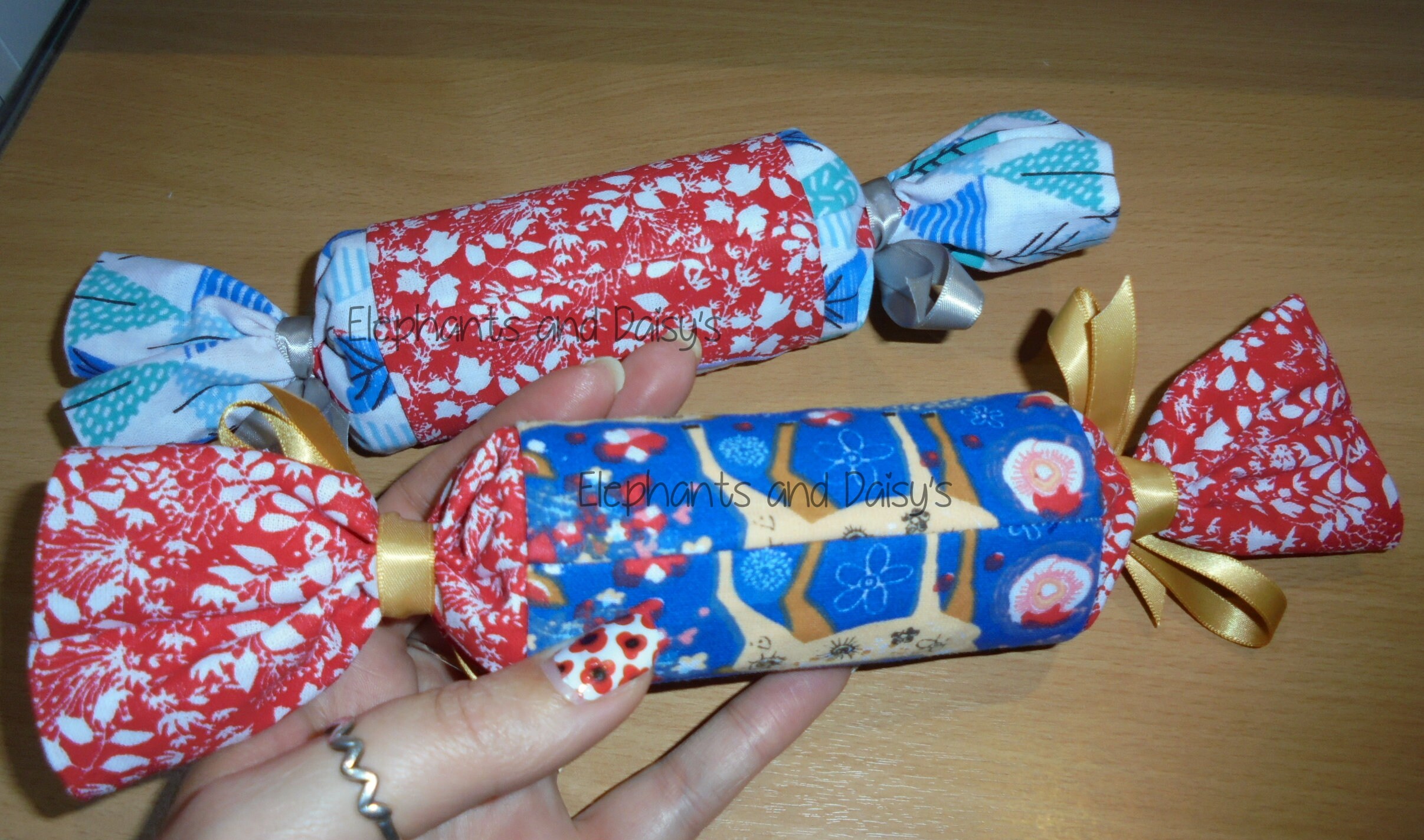 Christmas Cracker Embroidery Design File - Etsy