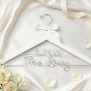Personalized Wedding Hanger for Bride | Custom Name Bridal Dress Hanger ...