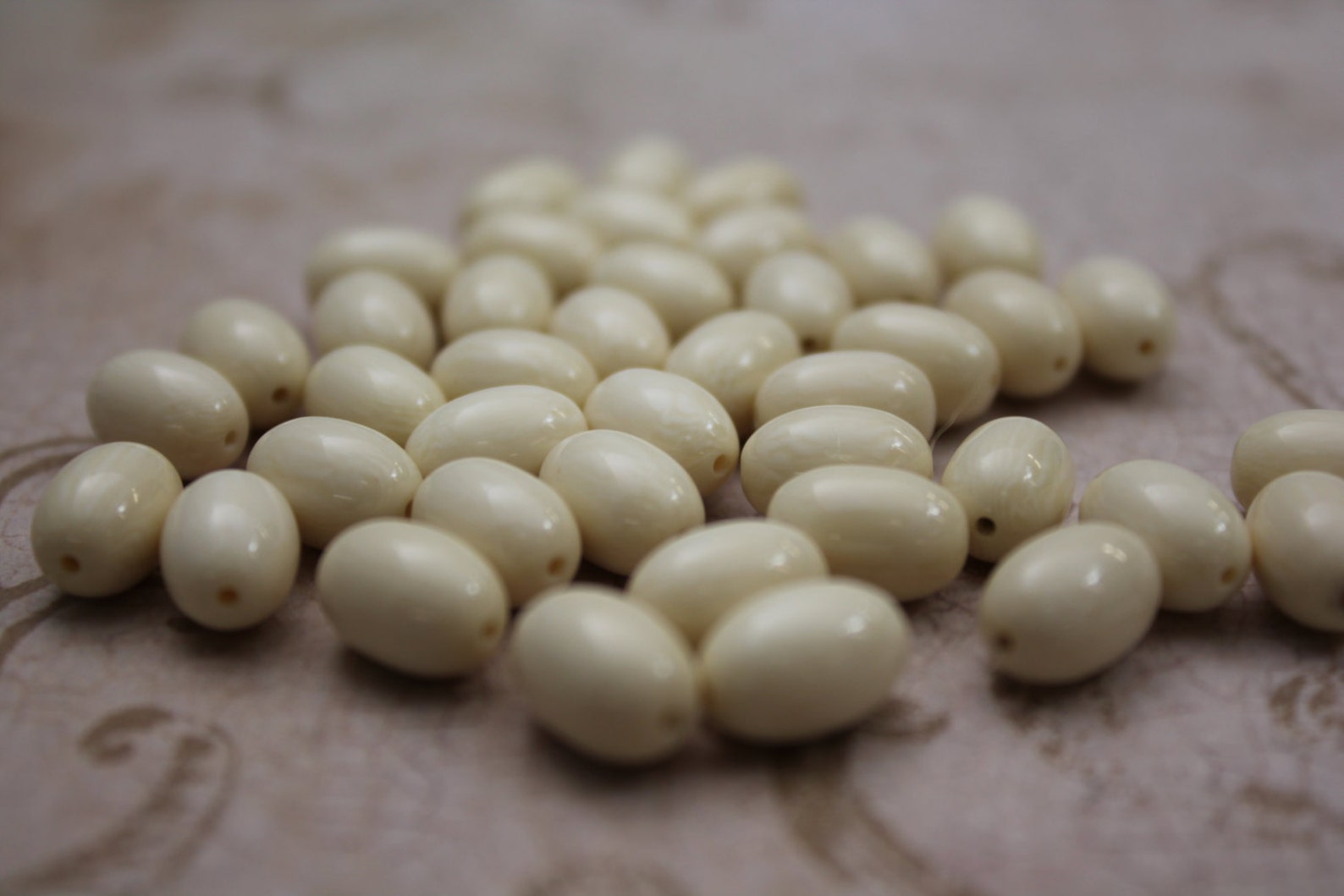 12mm Vintage Ivory Look Lucite Oval Bead (24 Pieces) - Etsy