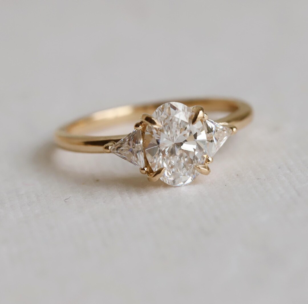 Alexis | Oval Lab Grown Diamond Three-stone Engagement Ring - 1 Ct ...
