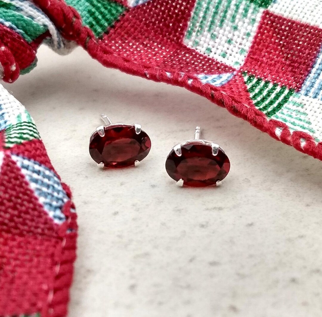 Natural Red Pyrope Garnet Oval or Round Stud Earrings - Etsy