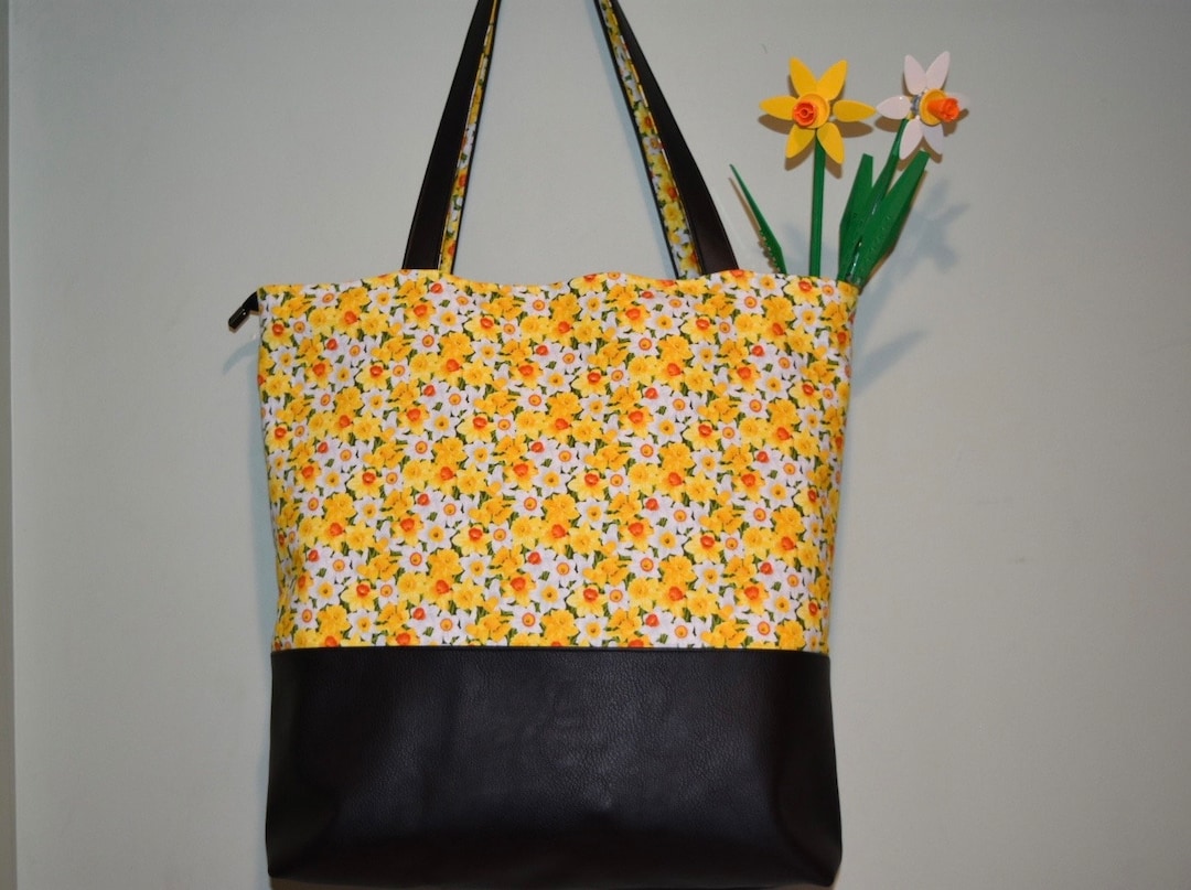 XL Spring Daffodil Cotton Faux Leather Tote Bag, Daffodils Print ...