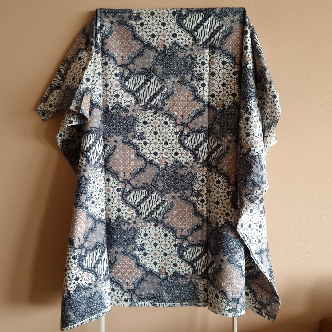 Traditional Indonesia Printed Batik Sarong Light Peach Pink Sekar Jagat ...