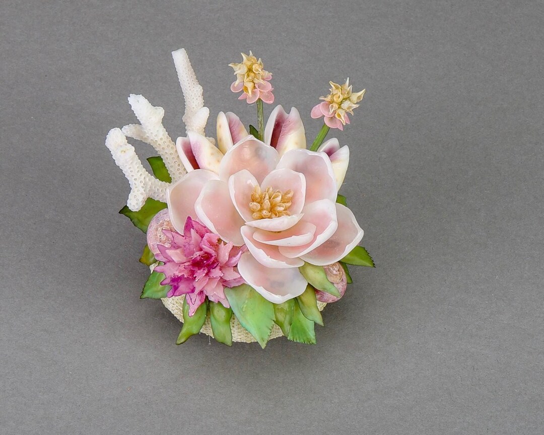 Petite Seashell Bouquet " Bermuda Rose" - Etsy