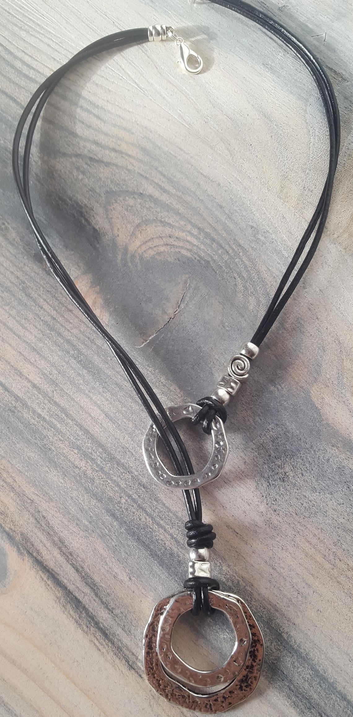 Cuir femme collier Y collier pendentif anneaux sans fin - Etsy France