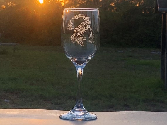 ALLIGATOR GIFT Gator Wine Glass Etched Glass Stemmed Wine - Etsy