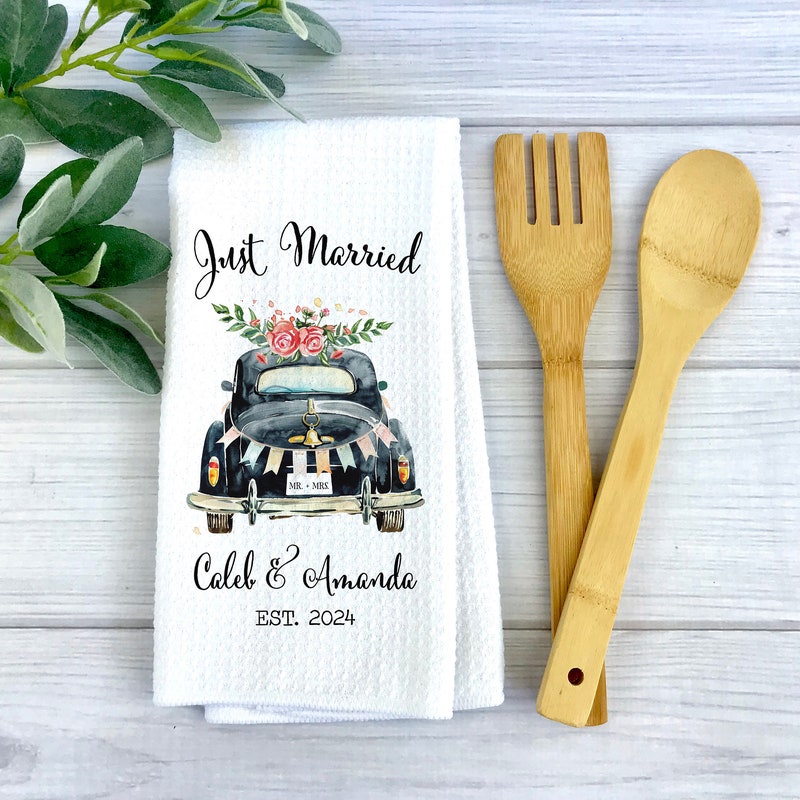 Just Married Gifts - 60+ Gift Ideas for 2026