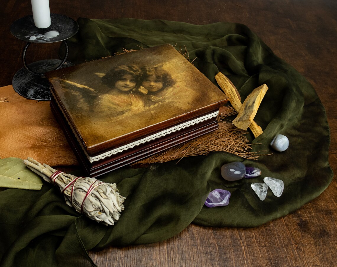 Retro Angels Divination Cards Box, Tarot Deck Holder, Old Photo ...