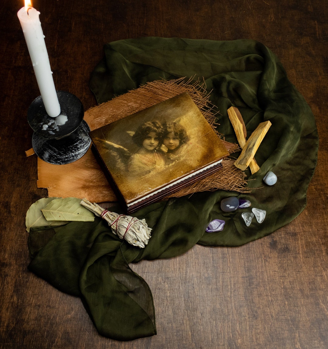 Retro Angels Divination Cards Box, Tarot Deck Holder, Old Photo ...