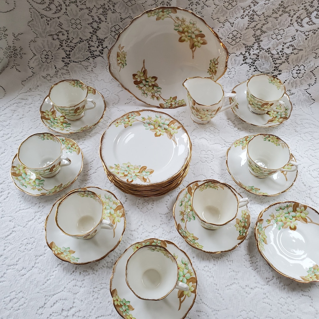 Vintage Royal Albert China Set, 28 Pieces, Pattern #1827, English Bone ...