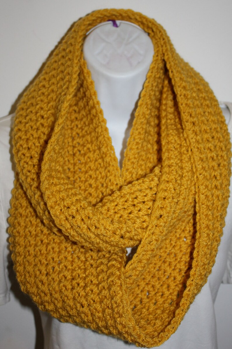 EXTRA LONG INFINITY Scarf / Circle Scarf, Hand Crochet, Single Strand ...