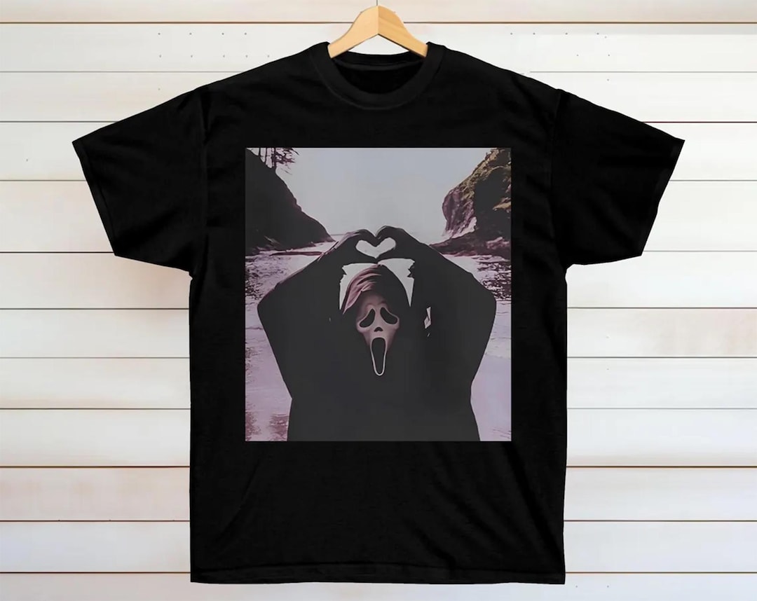 Screaming Ghostface Heart Hands Comfort Tshirt, Halloween Scary Movie T ...