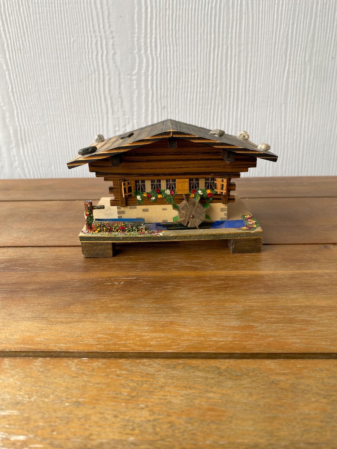 Vintage Cuendet Swiss Chalet Music Box, Swiss Music Movement, Jewelry ...