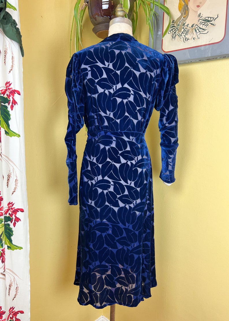 Vintage 1930s Dress // Sapphire Blue Leaf Patterned Devoré - Etsy