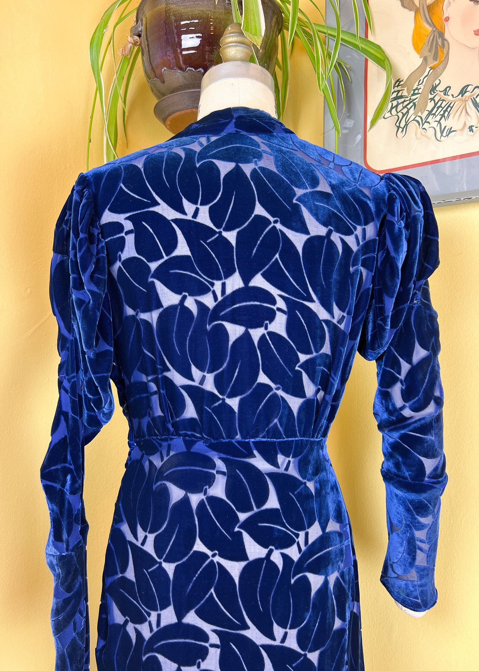 Vintage 1930s Dress // Sapphire Blue Leaf Patterned Devoré - Etsy