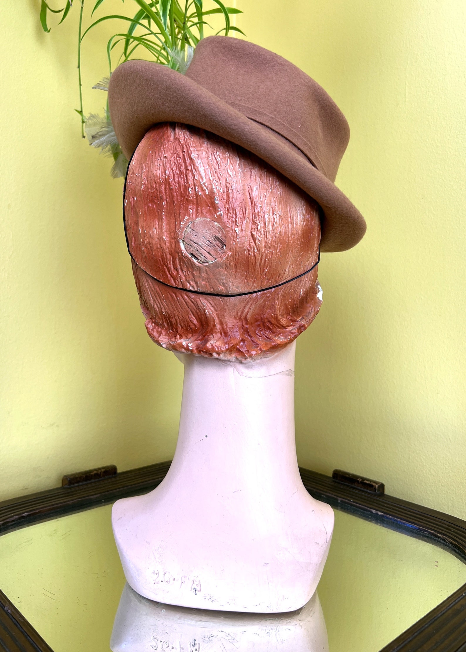 Vintage 1940s Hat // Cocoa Brown Felt Floofy Feather Plume - Etsy