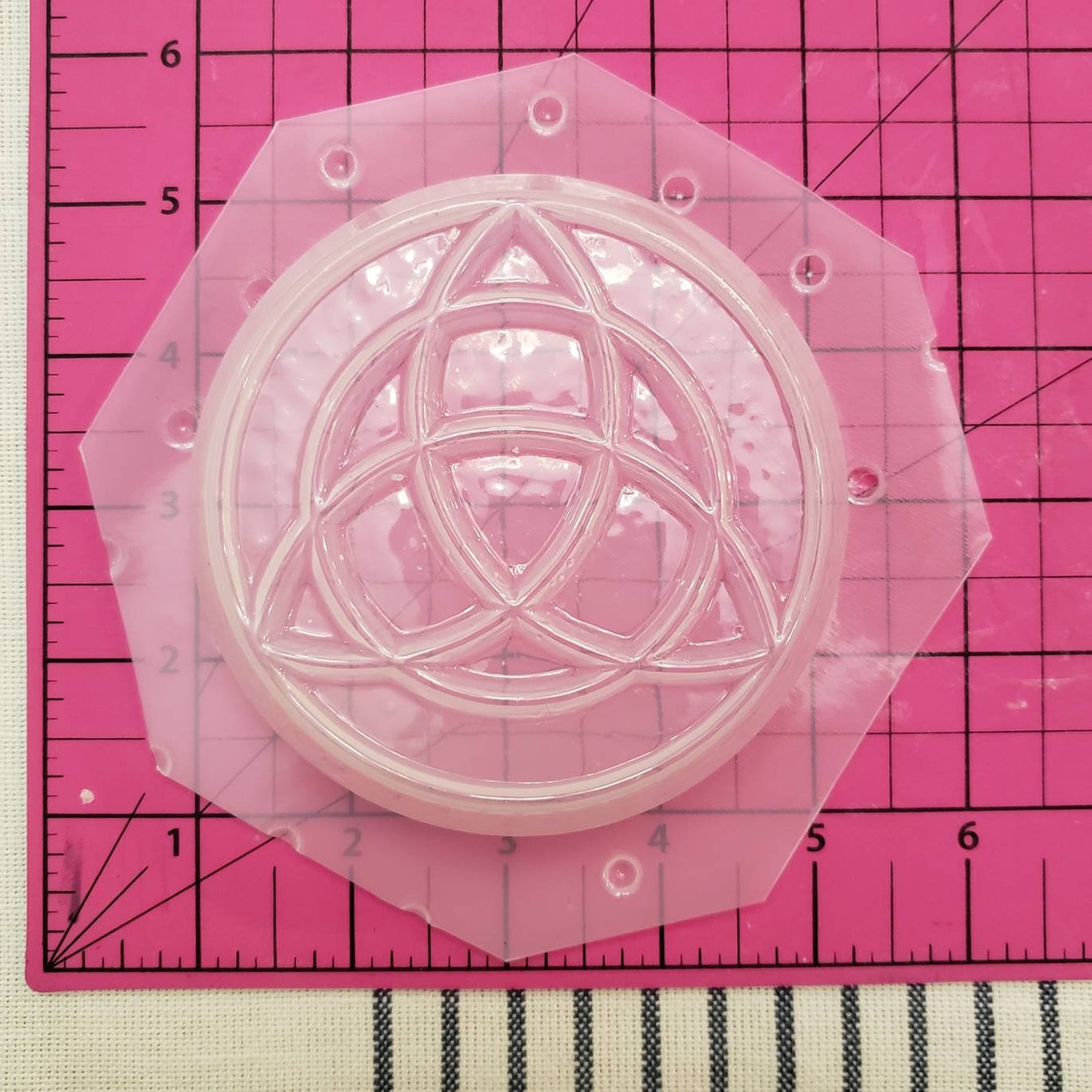 Trinity Knot Mold Bath Bomb Mold Soap Mold Wax Mold - Etsy