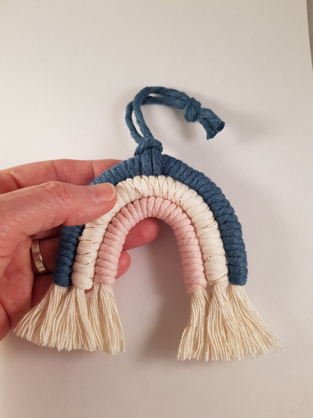 Macrame Rainbow Car Hanger Mini Rainbow Nursery Decoración Azul oscuro ...