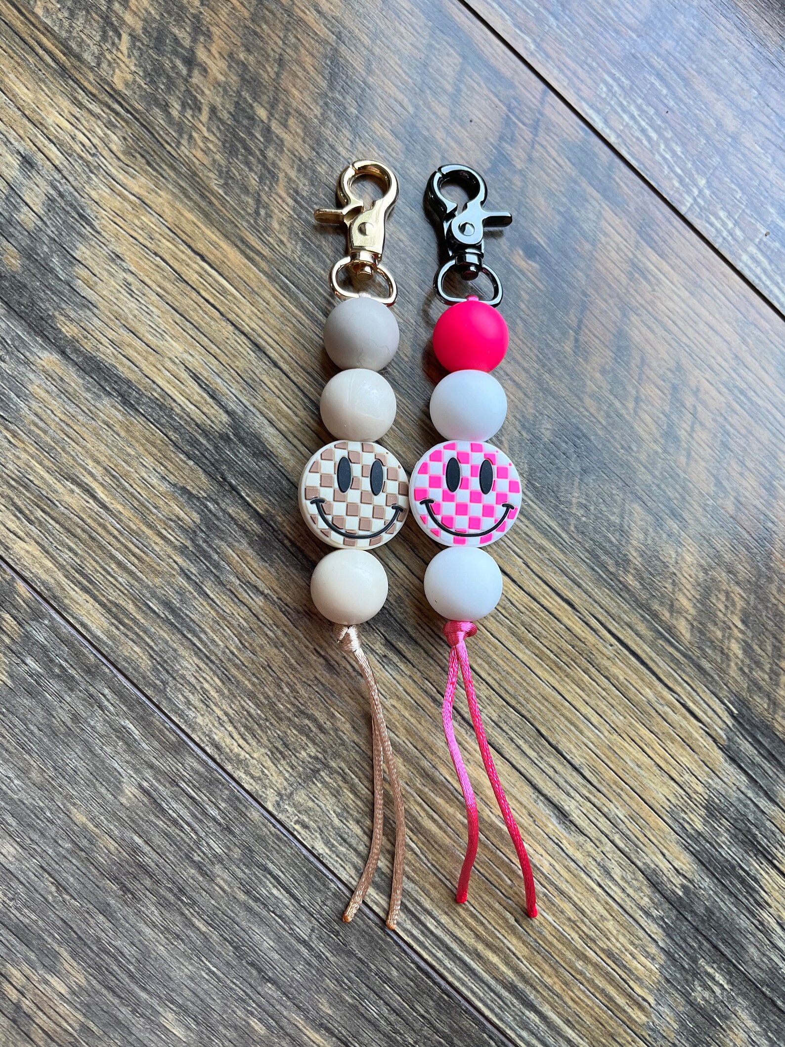 Checkered Smiley Keychain - Etsy