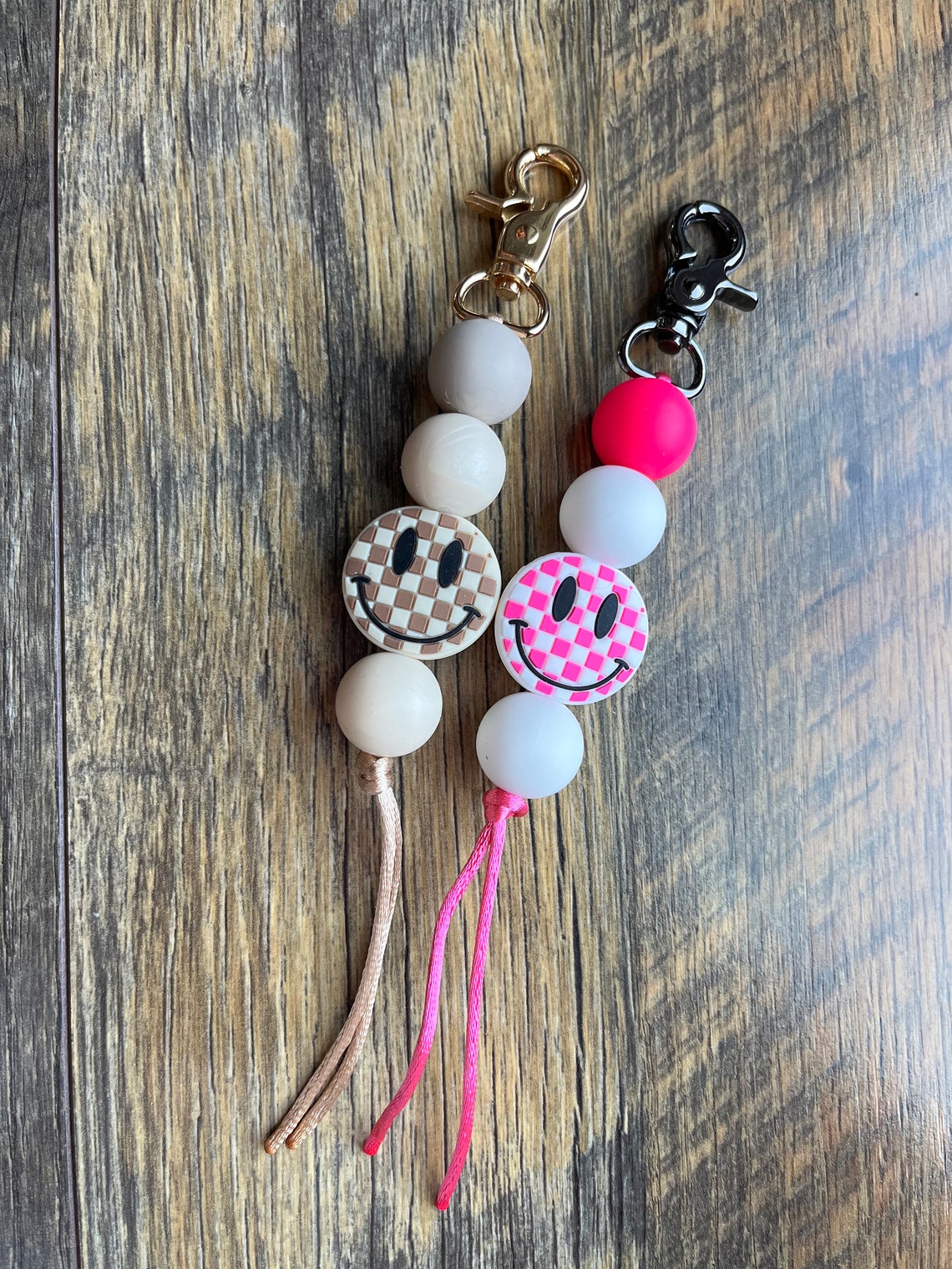Checkered Smiley Keychain - Etsy