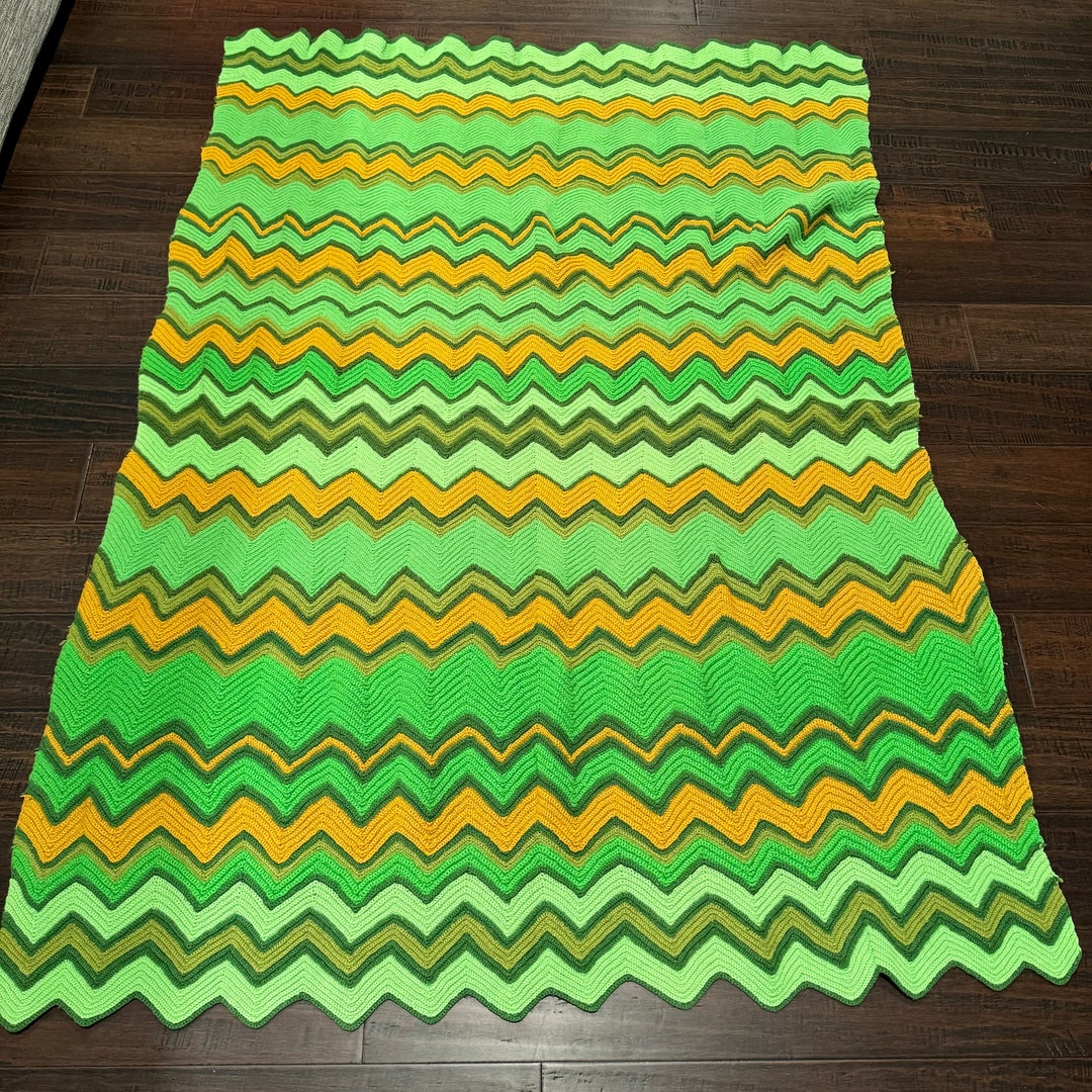 Groovy Vintage 70s Zig Zag Crochet Afghan - Etsy