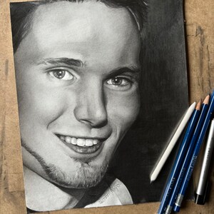 Custom Portrait Drawing in Graphite and Charcoal Pencil Portrait ...