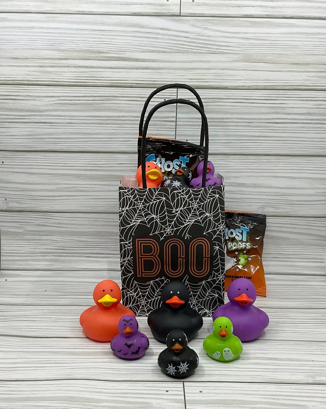 Halloween Rubber Ducks - Set of 6 With Marshmallow Treats and Gift Bag ...