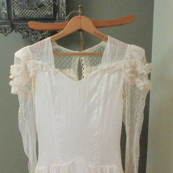 Point D Esprit - Etsy