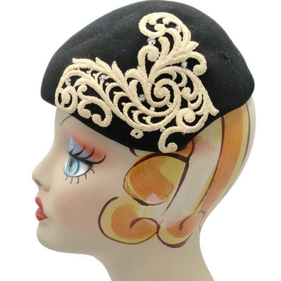 1940's Quaker Maid Exclusive Black Wool Ivory Scroll … - Gem