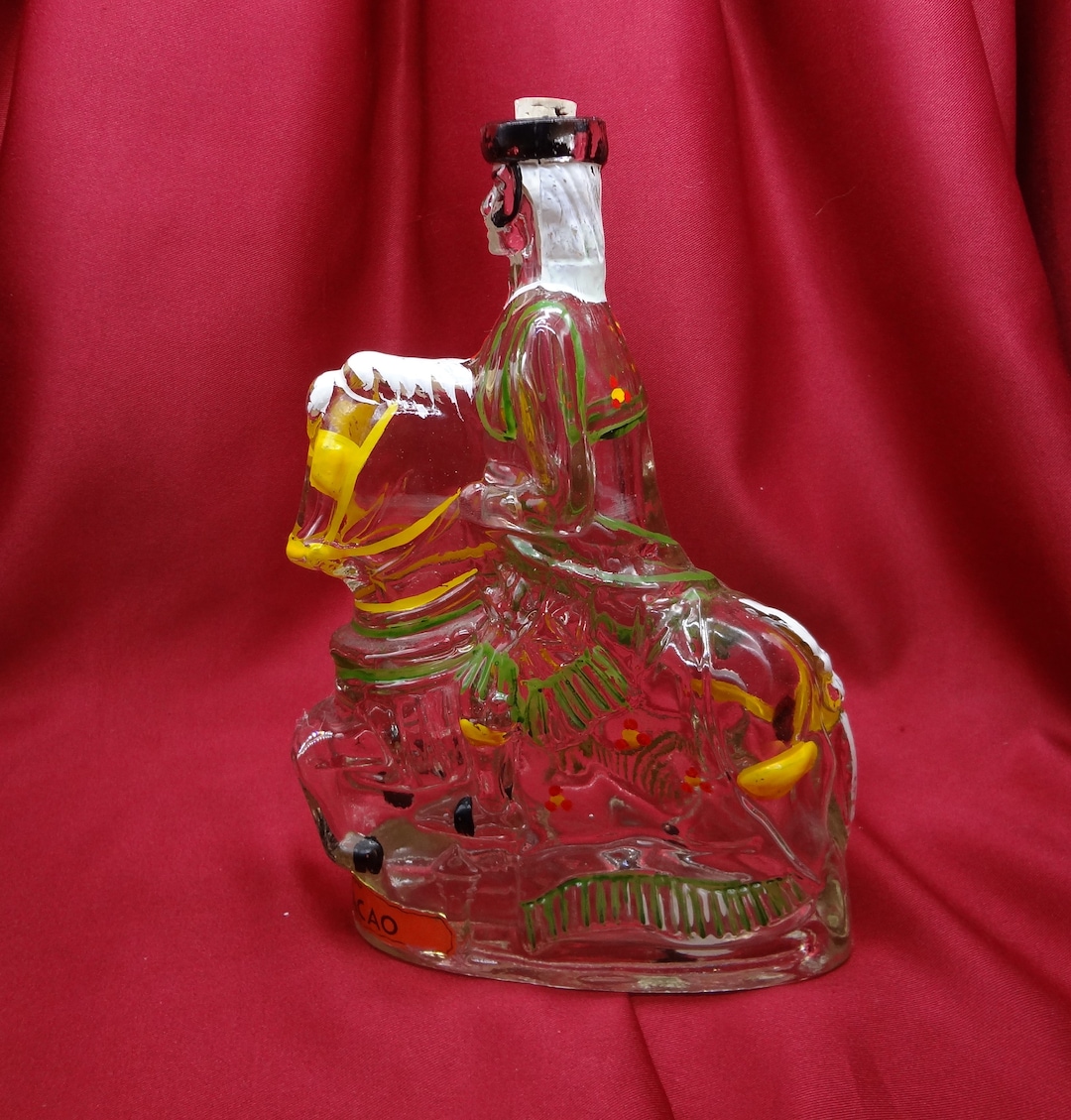 DECANTER ~~ Man on Horse, Heavy Thick Glass, Spanish Symbol, Barcelona ...