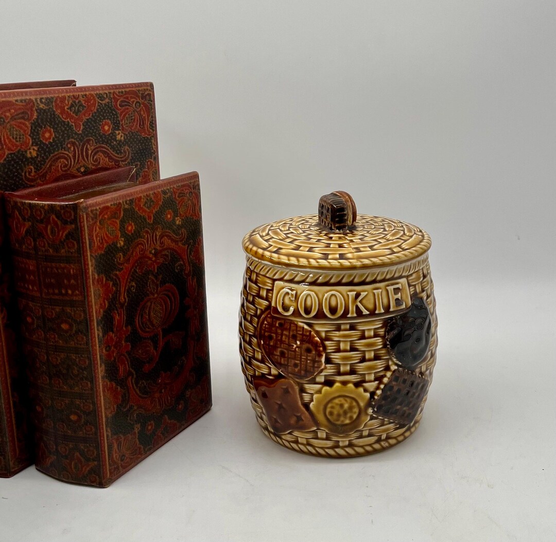 COOKIE JAR . Brown Cookie Barrel, Small With Words “cookie”. Japan. 6 ...