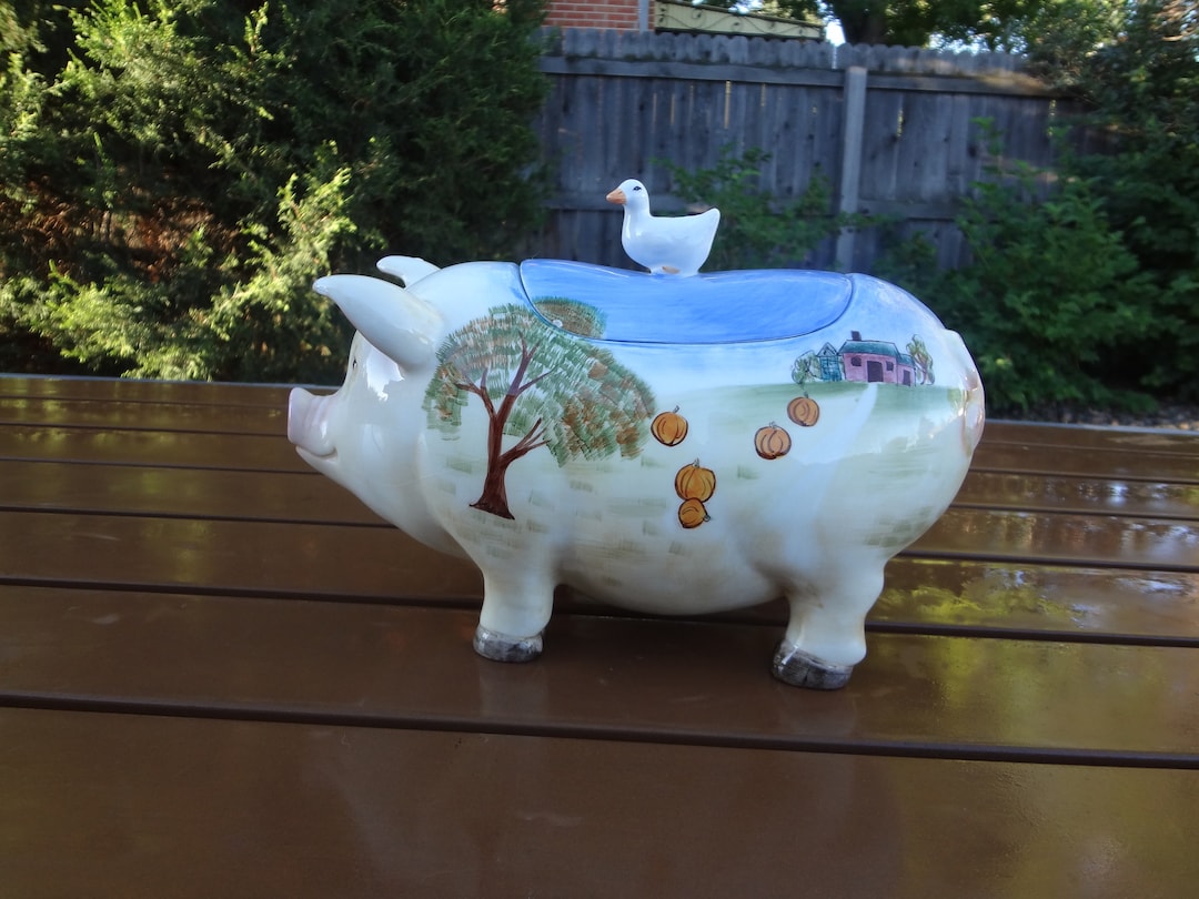 COOKIE JAR * Reserve, Pig With Bird on Lid, Painted Pumpkin Scene, WCL ...