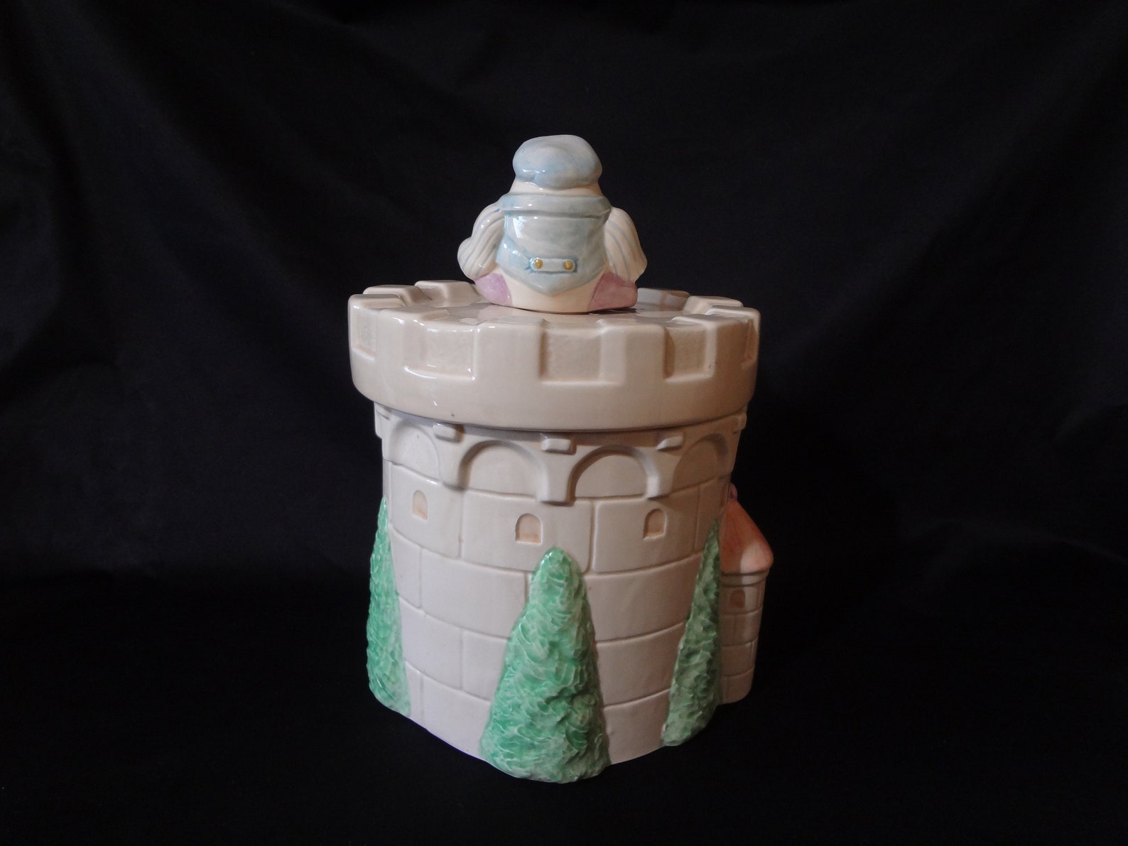 COOKIE JAR Humpty Dumpty Sits on the Castle Wall Home - Etsy