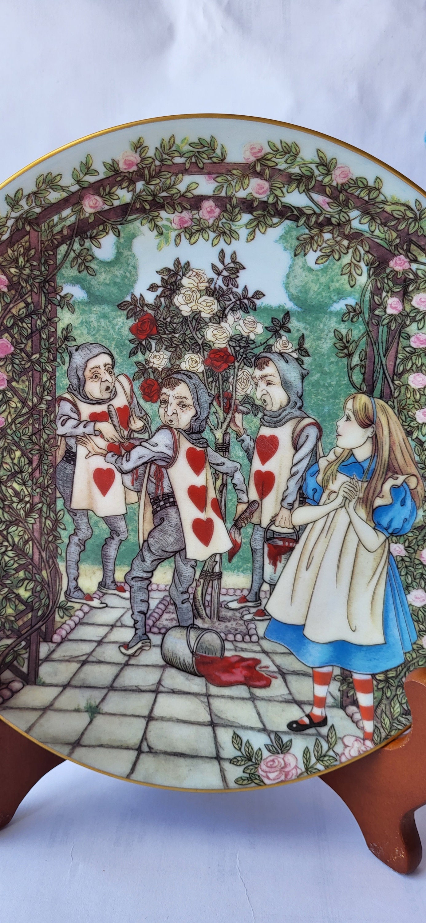 Alice in Wonderland Painting the Roses Red Decorative Plate by Sandy ...
