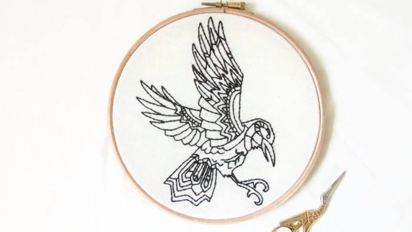 Raven Embroidery Hoop Art, Bird Woodland Animal Decor, Gothic Crow Hand ...