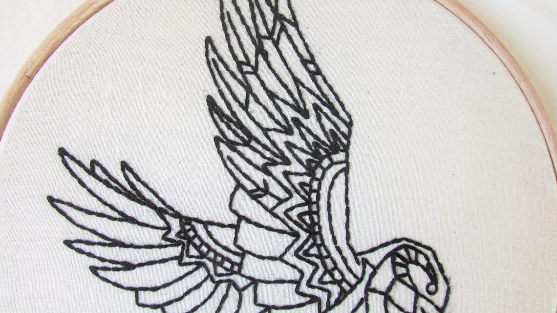 Raven Embroidery Hoop Art, Bird Woodland Animal Decor, Gothic Crow Hand ...