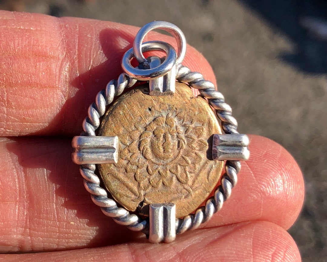 120-63 BC Shield of Athena With Face of Medusa & Goddess Victory ...