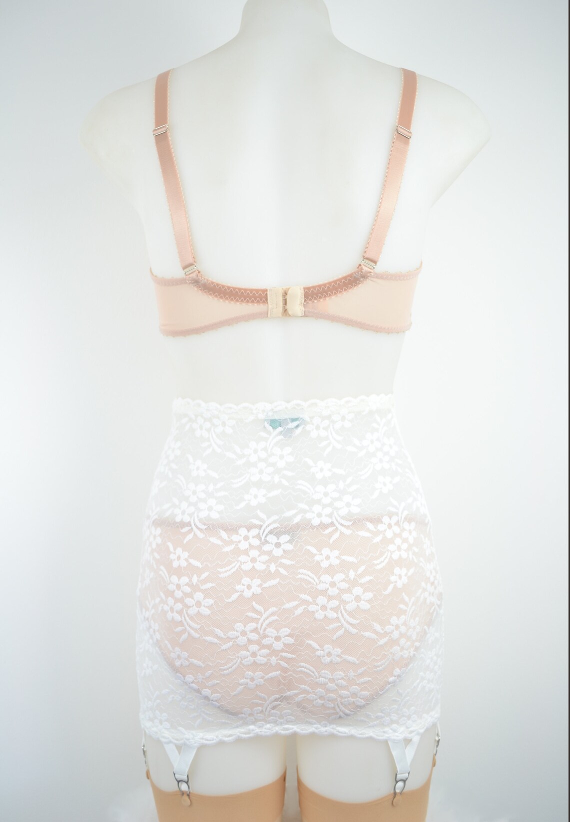 White Lace Open Bottom Roll on 6 Strap Girdle. Vintage and | Etsy