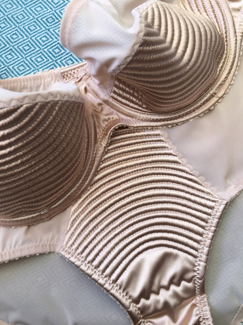 Spiral Stitch Underwired Bra in Biscotti Satin. Circle Stitch - Etsy