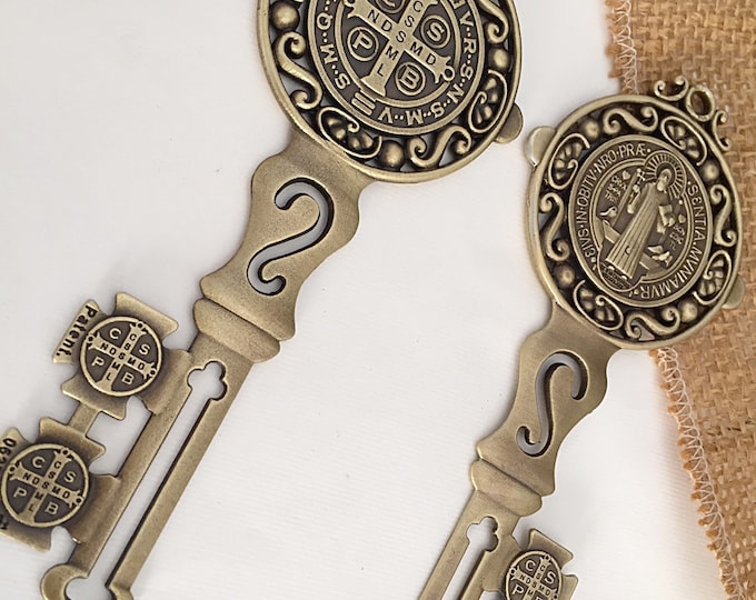 Large Sculpted Brass Tone St Benedict Key Religious Medal 5/ Llave Con ...