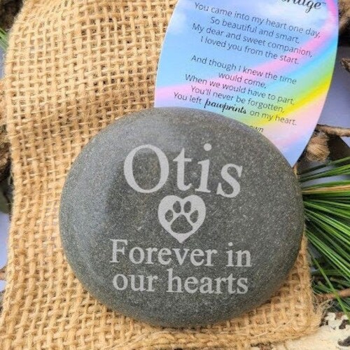 PERSONALIZED Pet Memorial Stone // Engraved Stone // - Etsy