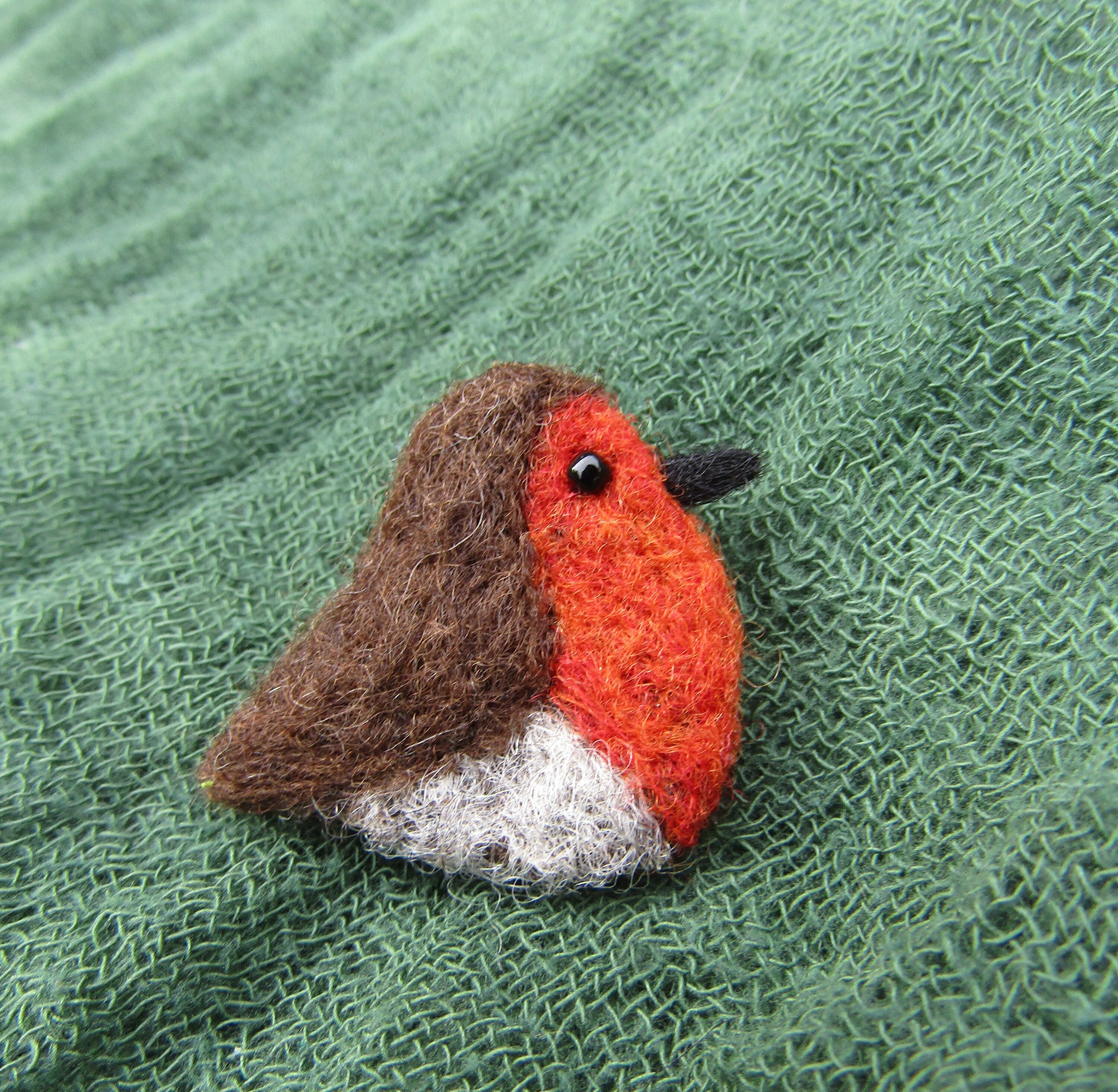 Mini Robin Redbreast Brooch / Small Handmade Robin Badge / Robins ...