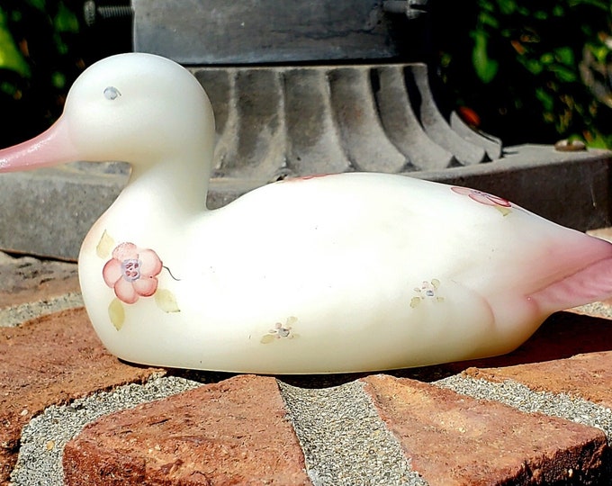 FENTON Glass Duck White Satin Berries Duck Sign by Artist Hand Painted ...