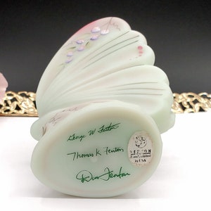 FENTON Butterfly Locust Mist Beautiful Pink Tipped With Berries Signed ...