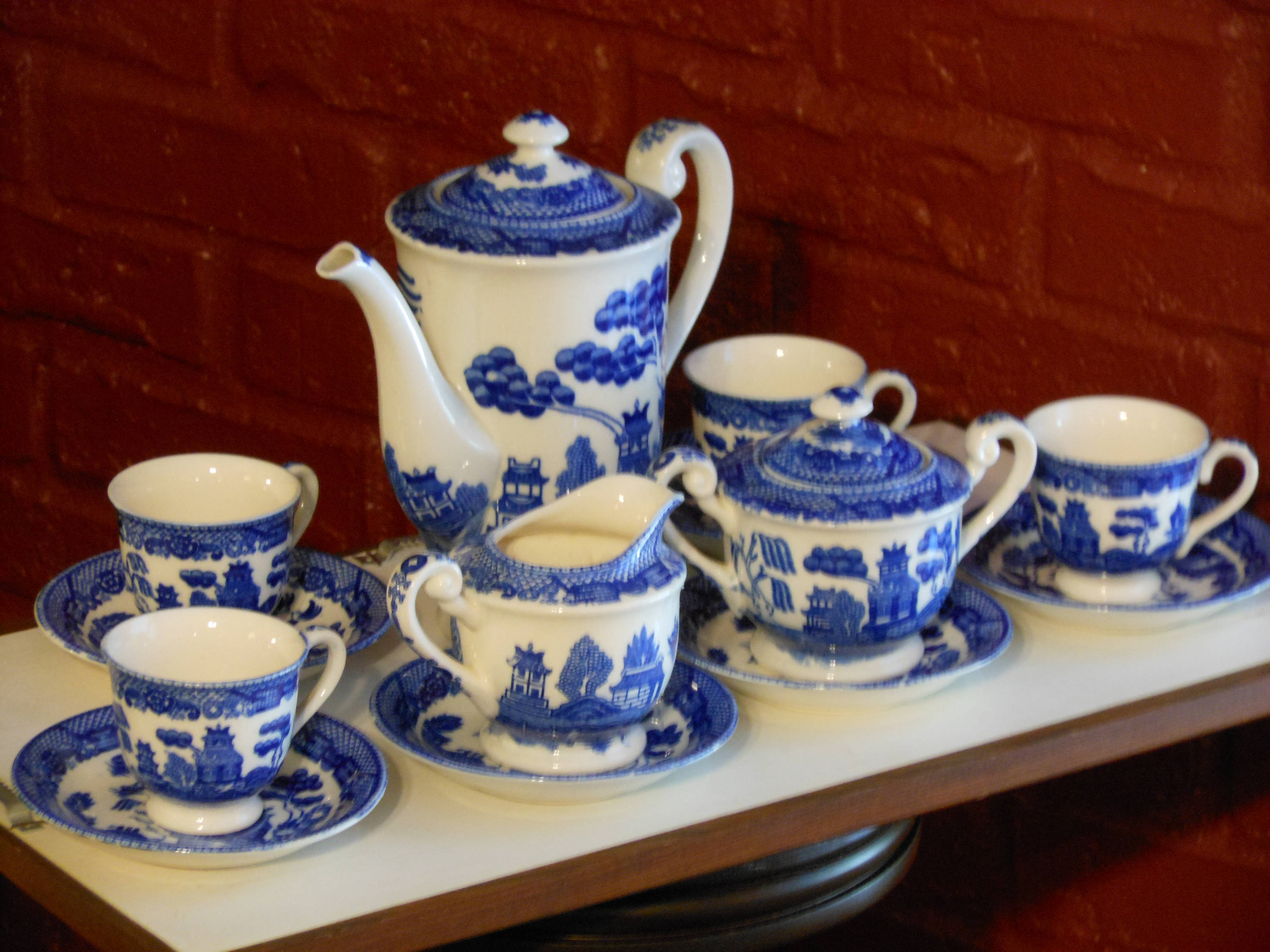 Vintage Willow Pattern 15-Piece Demitasse Set. Made in Japan.
