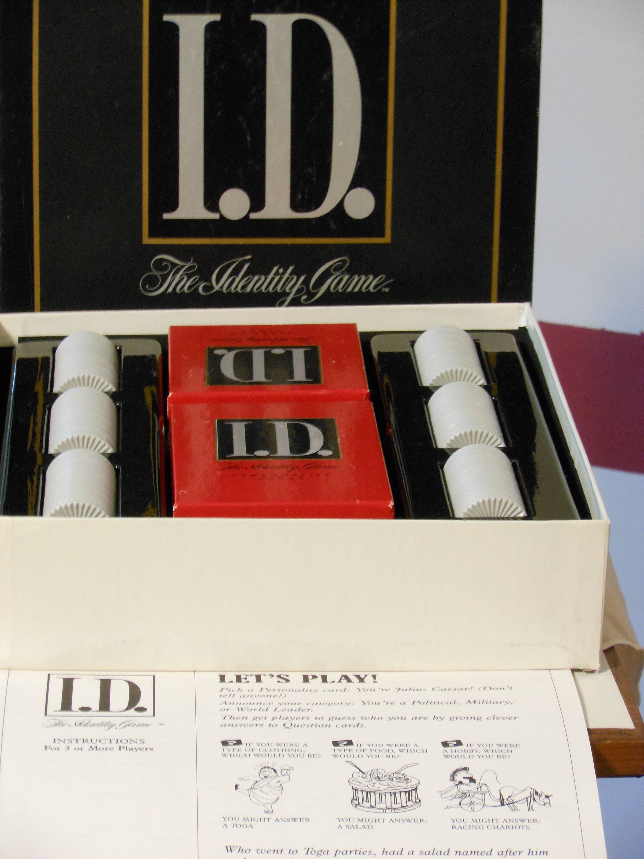 I.D. The Identity Game. Milton Bradley (1988)