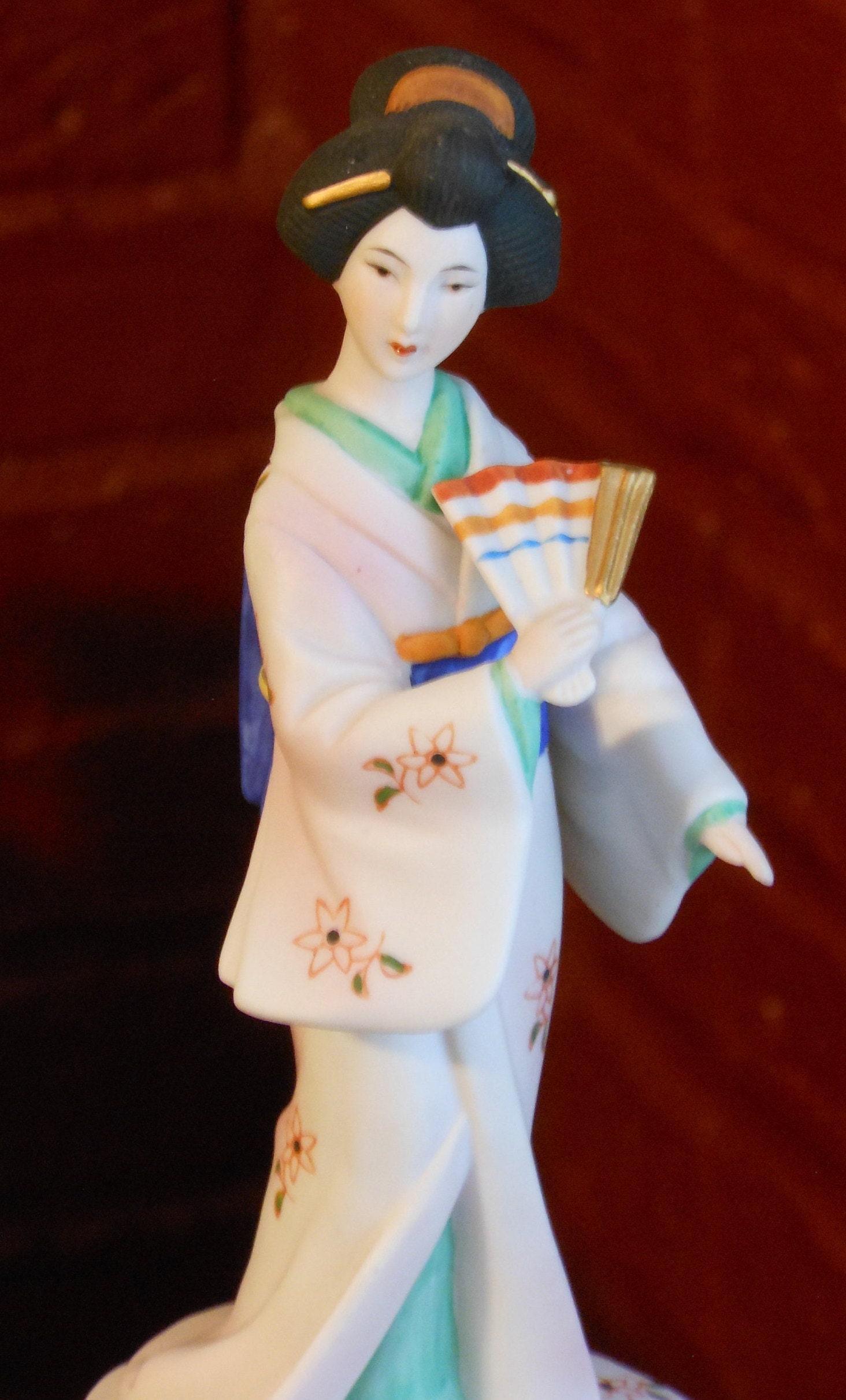 Maruho Porcelain Japanese Geisha Girl Spinning Music Box