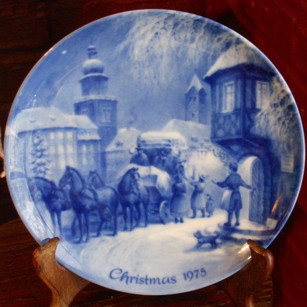 Berlin Design Plate - Etsy