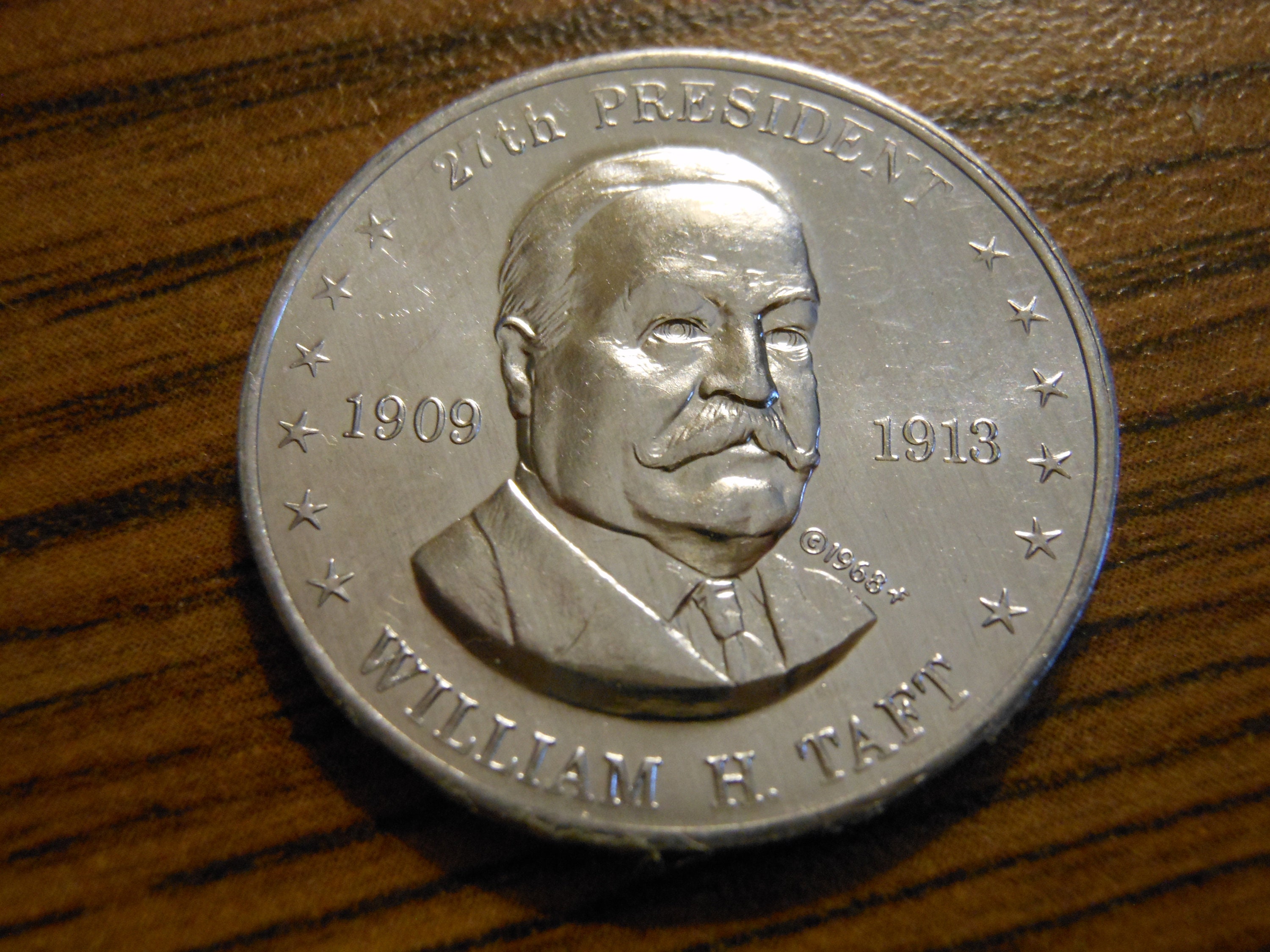 Over 300 Vintage Shell's Presidents Coin Game Coins